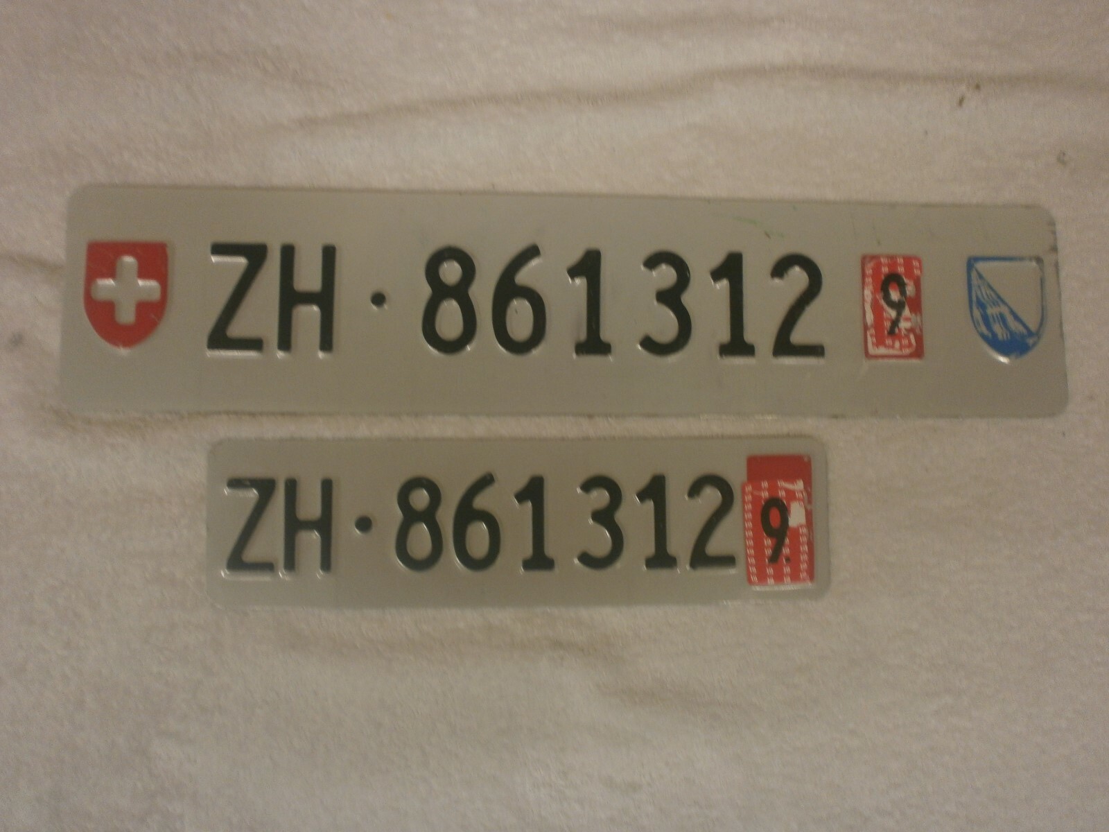 2X SWITZERLAND ZURICH WITH COUNTRY & CANTON SHIELDS # ZH-861312 LICENSE ...