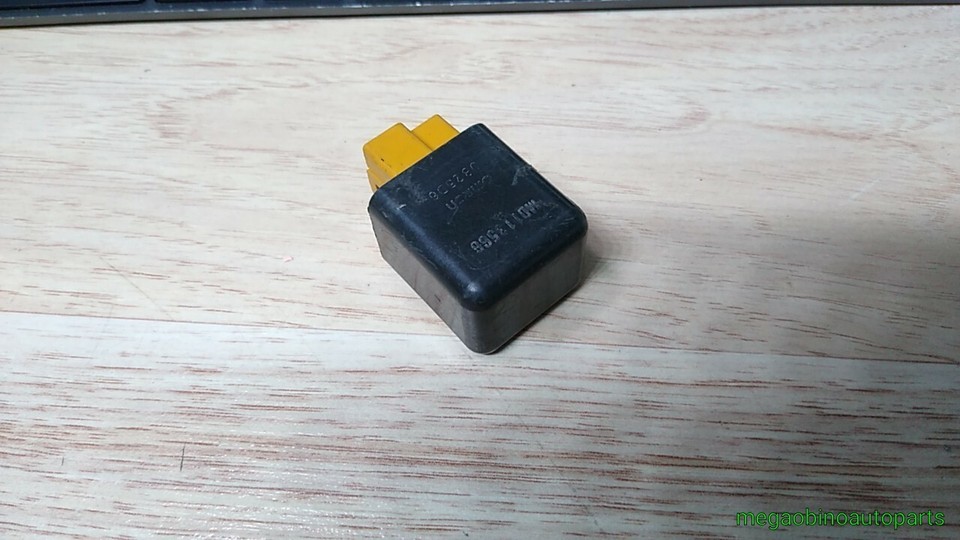 Mitsubishi alternator battery power ECM Powertrain RELAY MD113566 oem ...