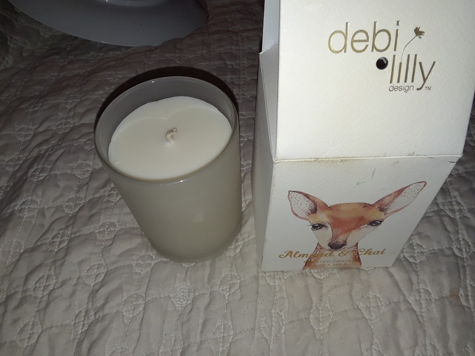 DEBI LILLY ~ scented CANDLE REINDEER FLORAL ~ NIB Almond & Chai | eBay