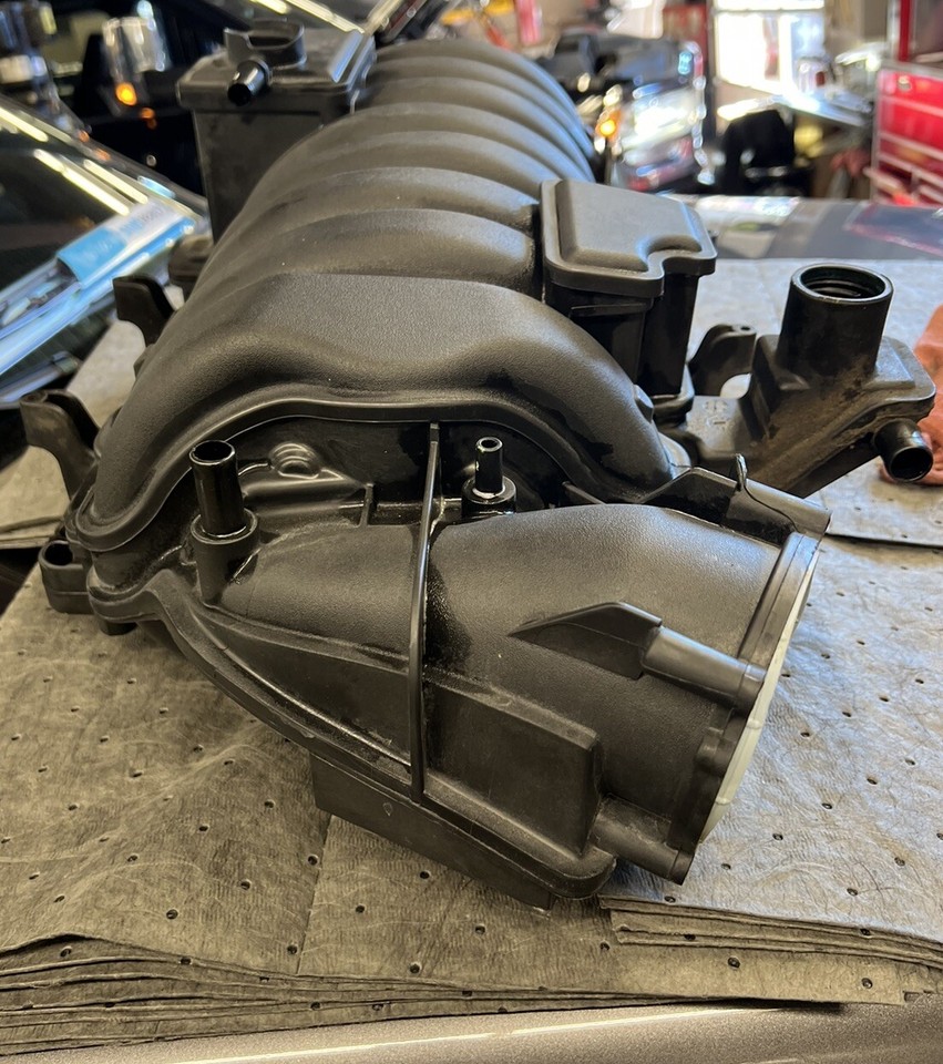 6.4 Hemi Intake Manifold Dodge SRT Mopar Jeep Chrysler 6.4L 68190715AD ...