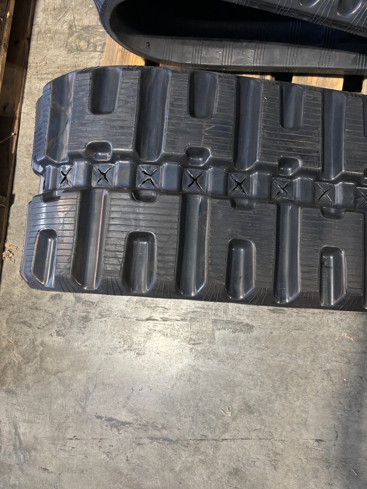 13" C Pattern Rubber Track 320X86X49 Fits T180, T190 T550, T590, T595 ...