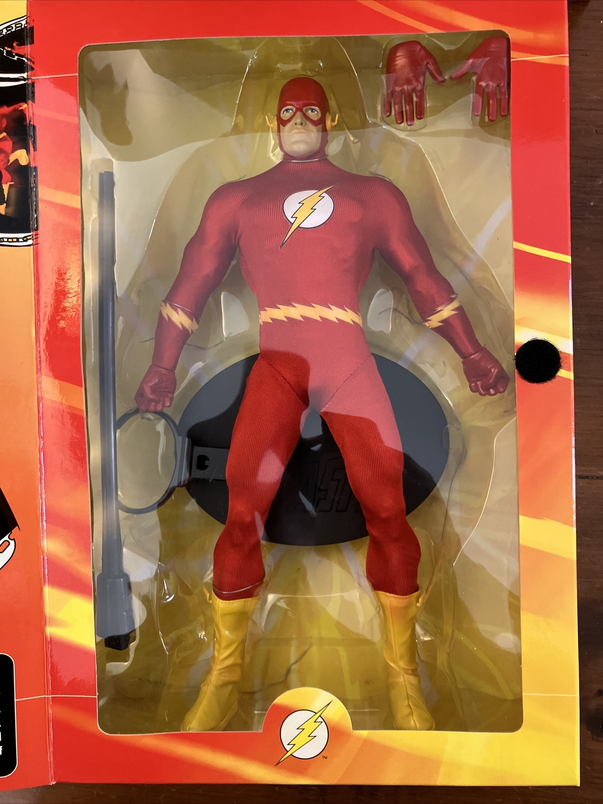 DC Direct 13 inch Deluxe figure The Flash | eBay