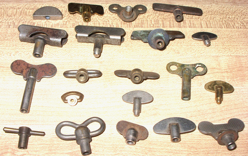 LOT OF 20 VINTAGE / ANTIQUE ALARM / SMALL CLOCK WINDING KEYS | eBay