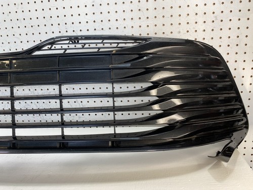 2018 2019 2020 TOYOTA CAMRY XLE LE FRONT BUMPER LOWER GRILLE OEM 53102 ...