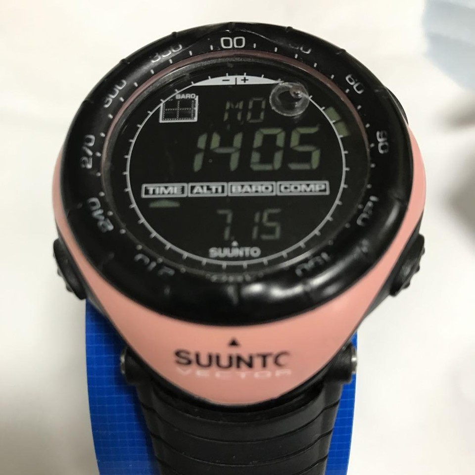 SUUNTO Vector Pink Outdoor Digital Watch Altimeter Barometer Compass | eBay