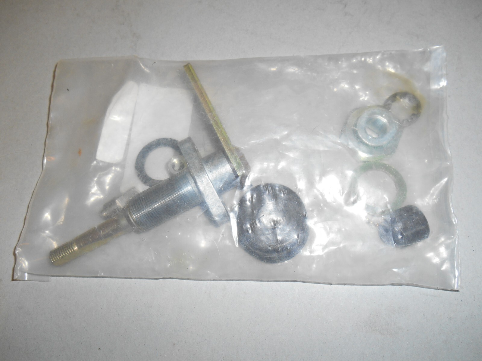 THOMAS BUS ,WINDSHIELD WIPER SHAFT ASSY, DYNA # 300796 # 6500-1280 | eBay