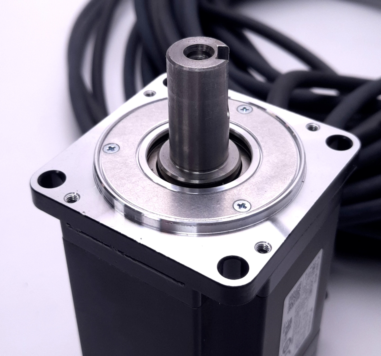 Yaskawa SGMJV-04A3M61 Rotary Servo Motor W/ Encoder 400W 200v AC, NEMA ...