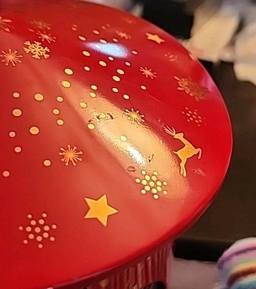 Grandma Wild's Biscuit Rotating Musical Christmas Tin Music Box Jingle ...