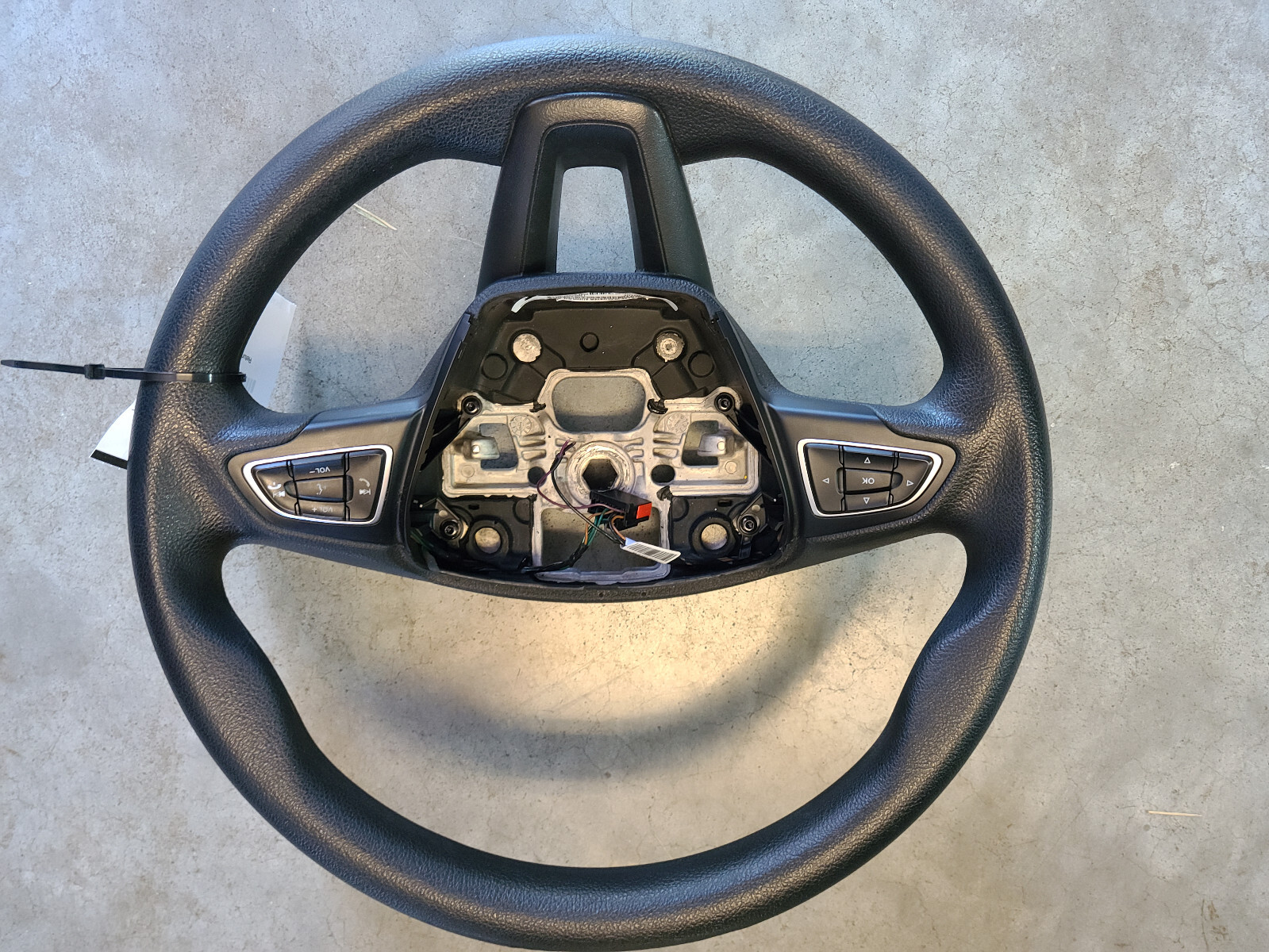 Ford Focus ST Steering Wheel Cruise Control | Black | Genuine OEM ...