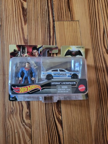HOT WHEELS BATMAN V SUPERMAN - SUPERMAN & METROPOLIS PD - MIGHTY MINI ...