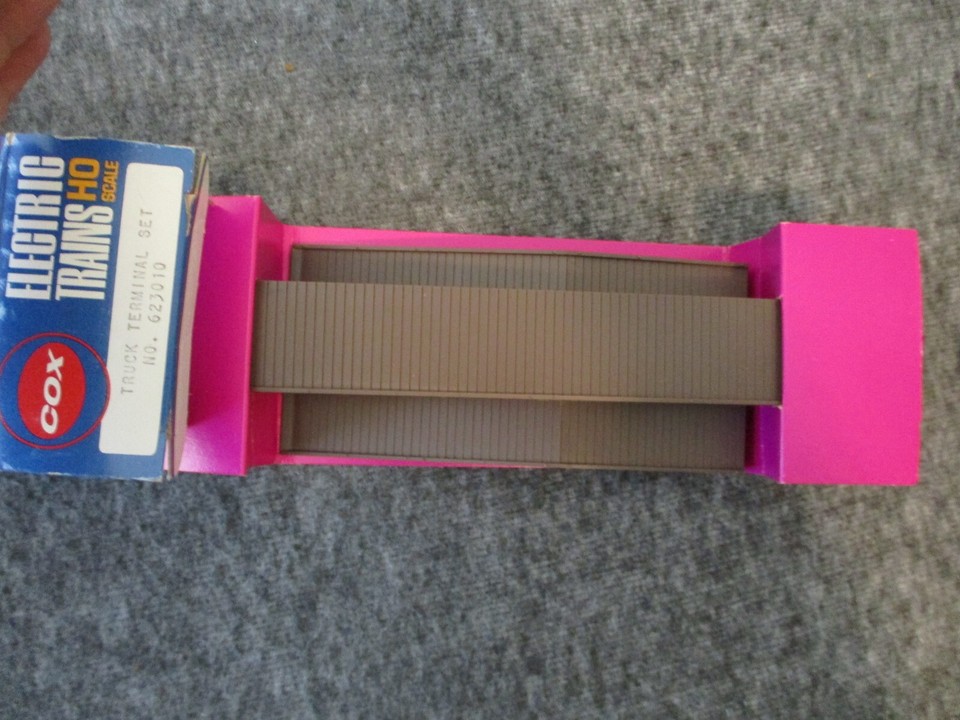 LOT 12 COX HO SCALE ELECTRIC TRAINS SANTA FE ENGINE/CABOOSE+CARS ACCS ...