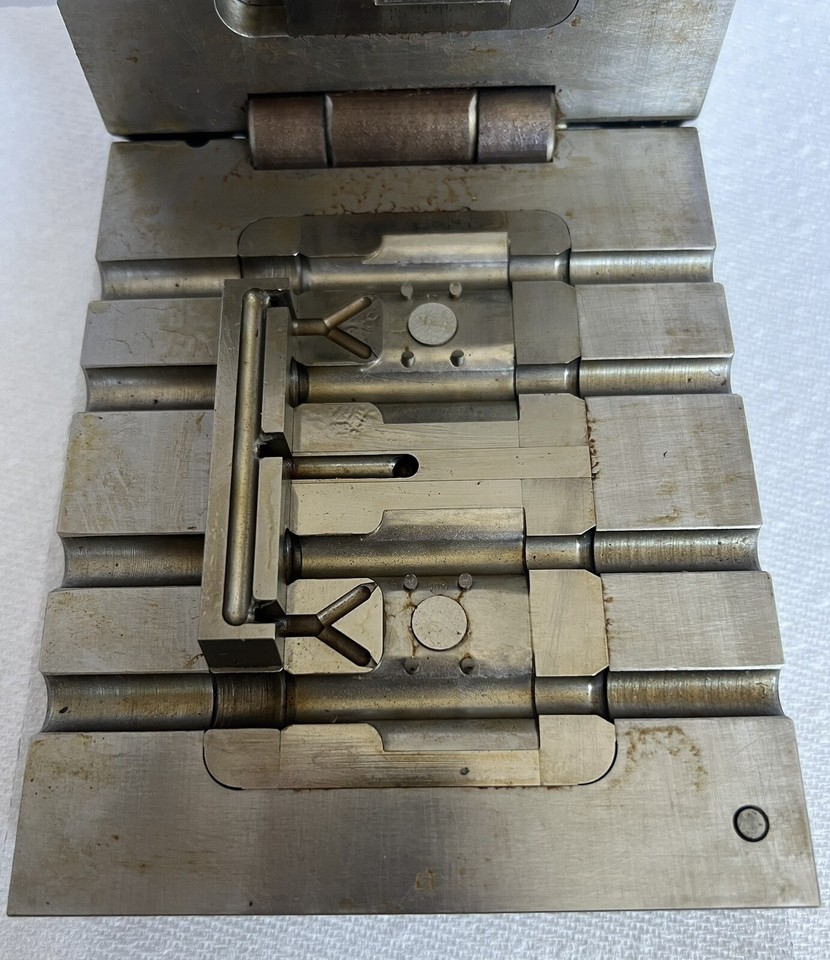 Plastic Injection Insert Molding Mold | eBay