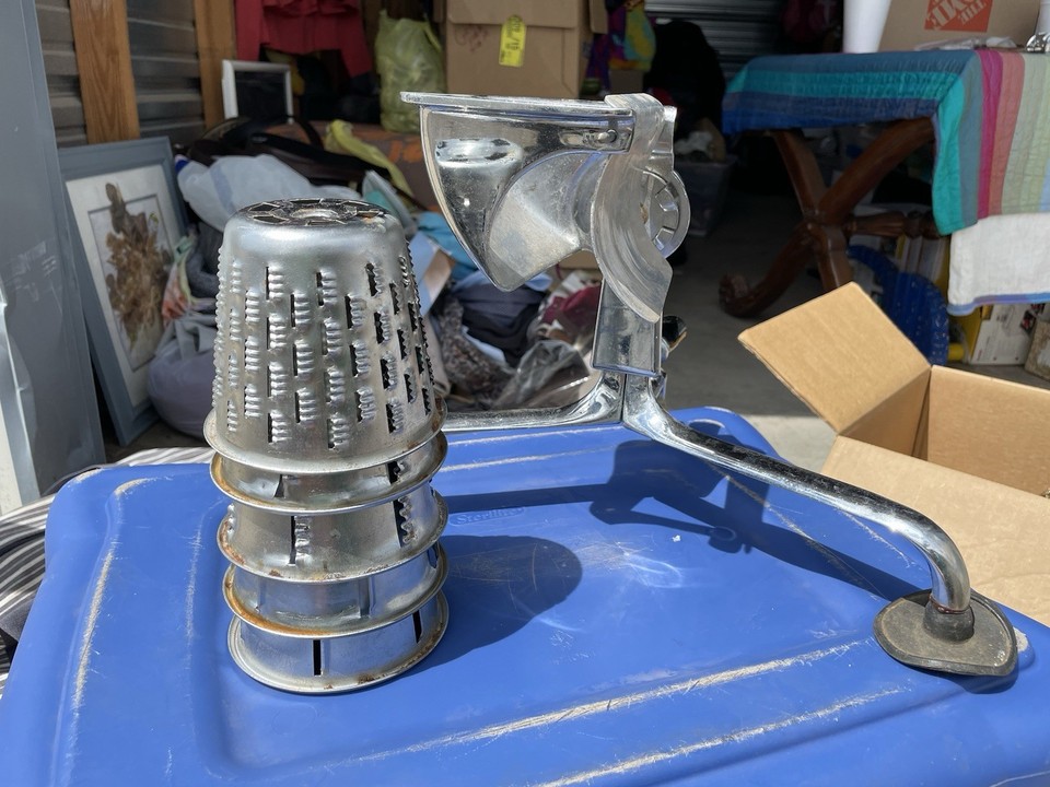 Vtg Saladmaster Food Processor Grater Cutter Slicer Shredder 5 Cones ...