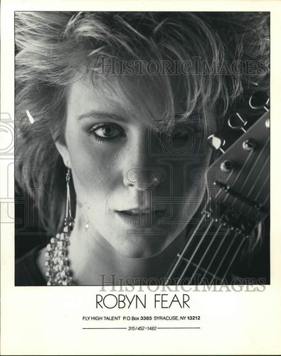 Press Photo Musician Robyn Fear - sya93127 | eBay