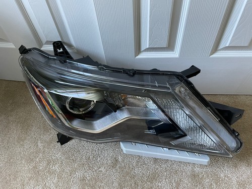 17 18 19 NISSAN PATHFINDER 3.5L V6 RH RIGHT HEADLAMP OEM New 26010 ...