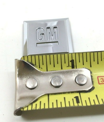 "GM Mark of Excellence 1"" Square Fender Emblem | 84689784 | Genuine ...