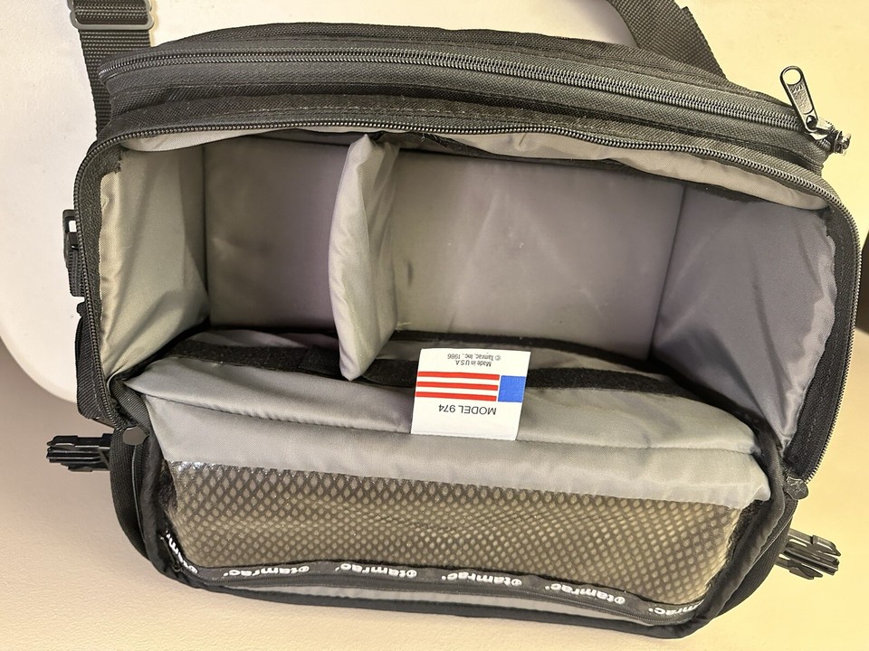 Classic Tamrac Professional Black Camera Bag with Shoulder and opt ...