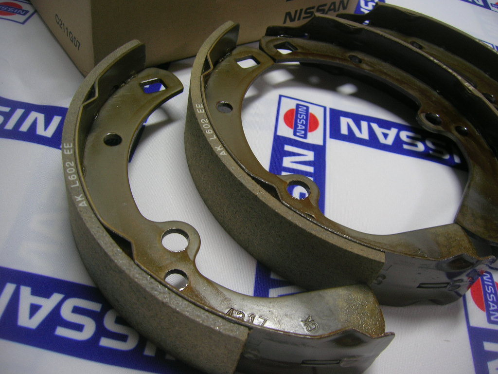 DATSUN 1200 Rear Brake Shoes Genuine (For NISSAN B10 B110 B210 120Y ...
