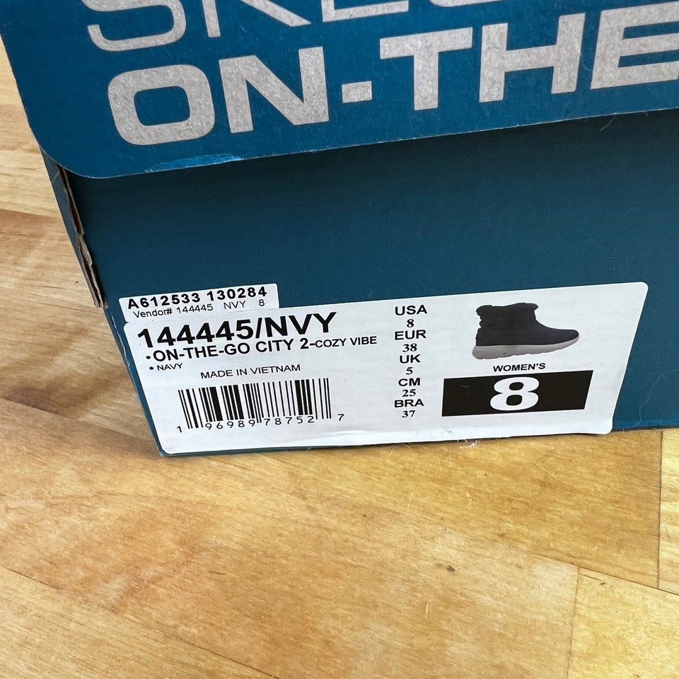 Skechers On The Go City 2 Cozy Vibe Navy Blue Faux Fur Suede Ankle ...