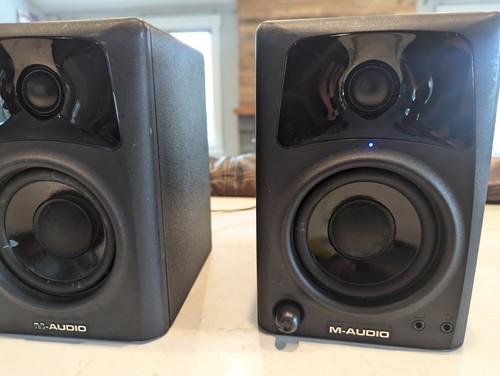 M-Audio AV32 Active Studio Speakers Pair Powered Desktop Bookshelf ...