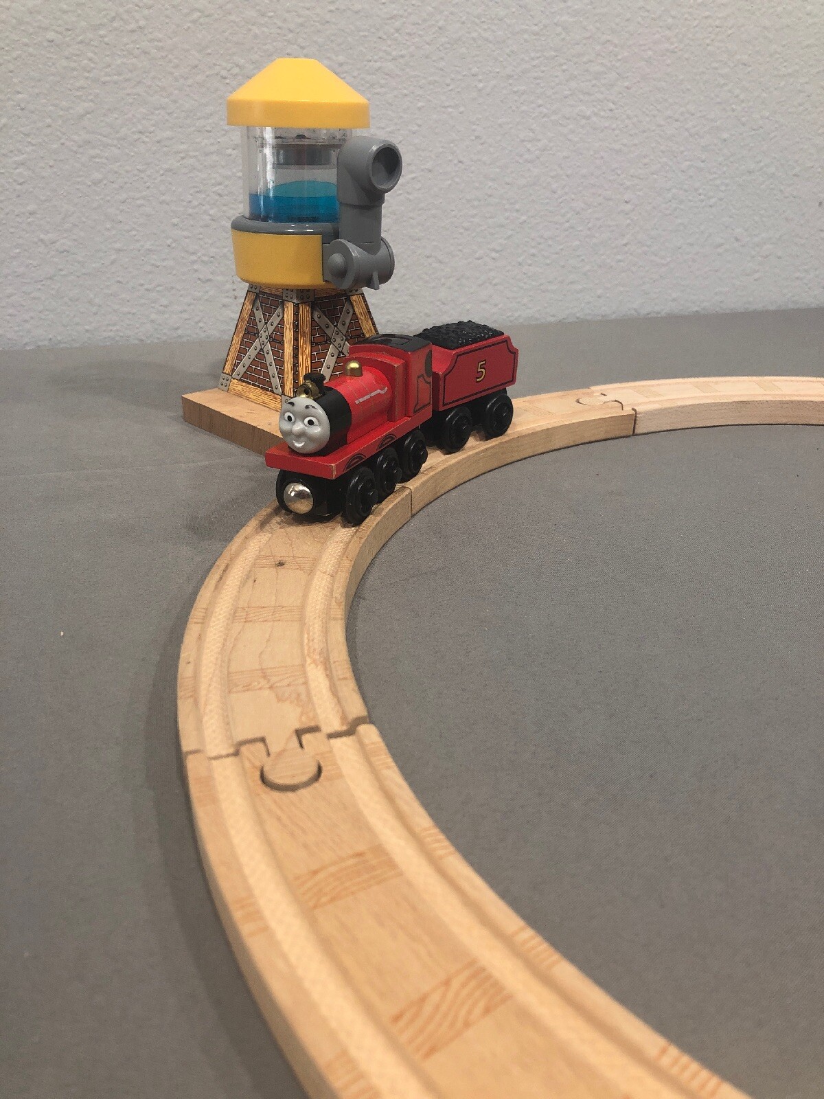 Thomas & Friends Wooden Train Water Tower Figure 8 Train set w/ light ...