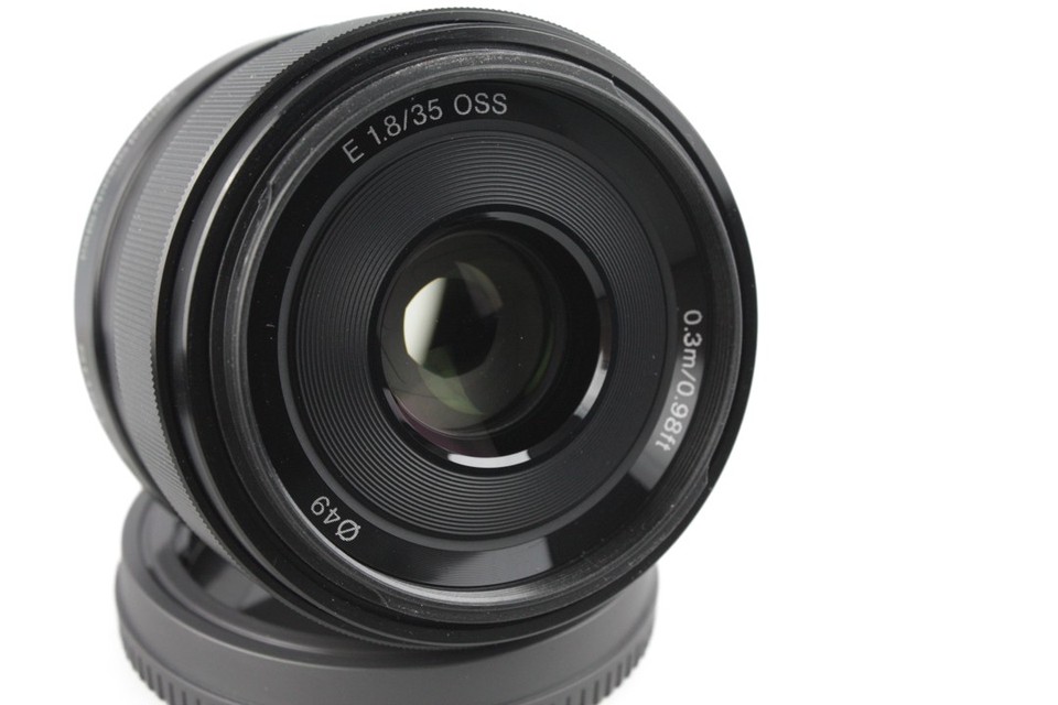 SONY E OSS 35mm f/1.8 Prime Lens - E Mount - Crop sensor - Great ...