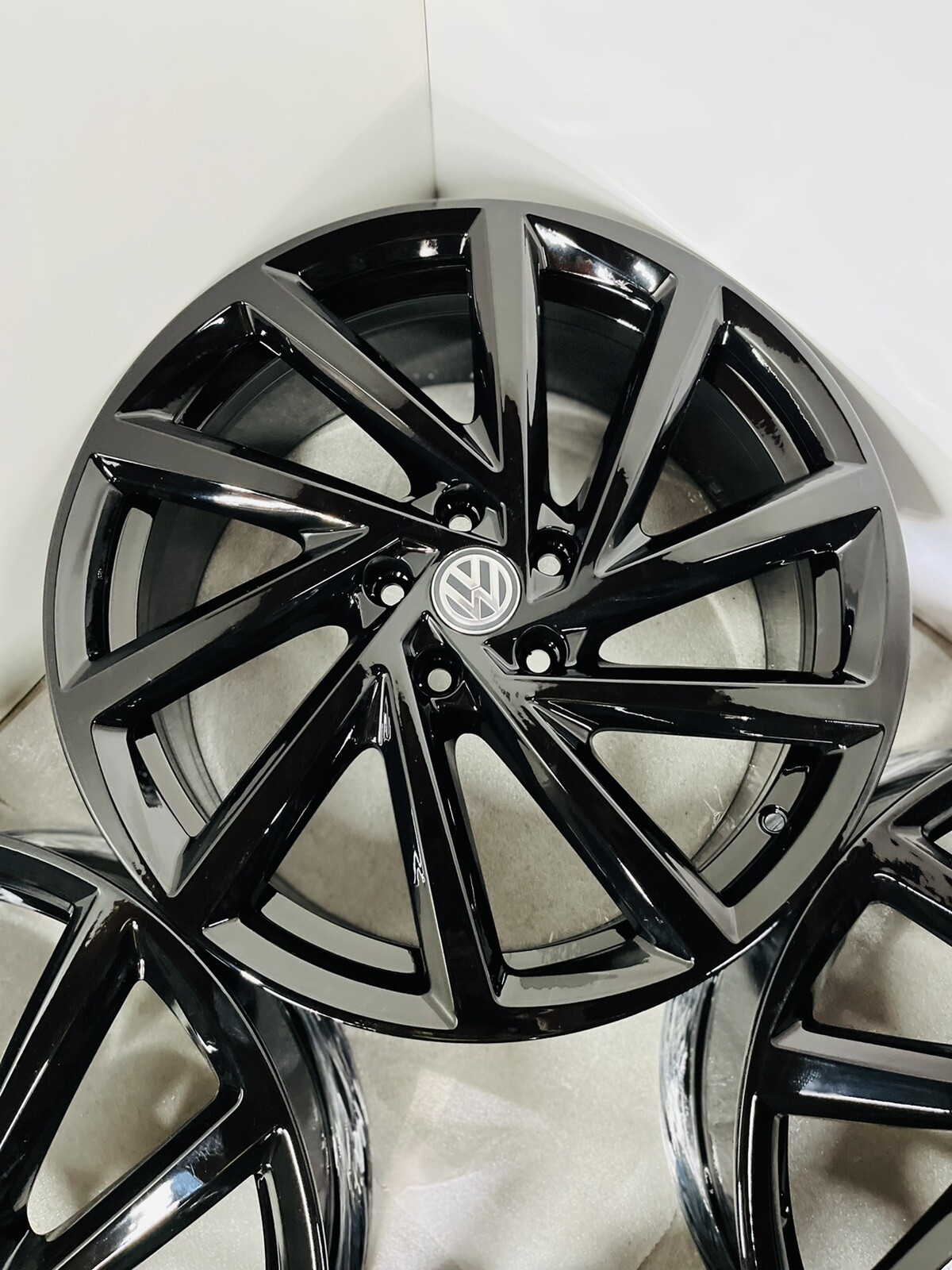 19" Volkswagen VW Golf R 2018 2019 Englishtown Spielberg OEM Factory ...