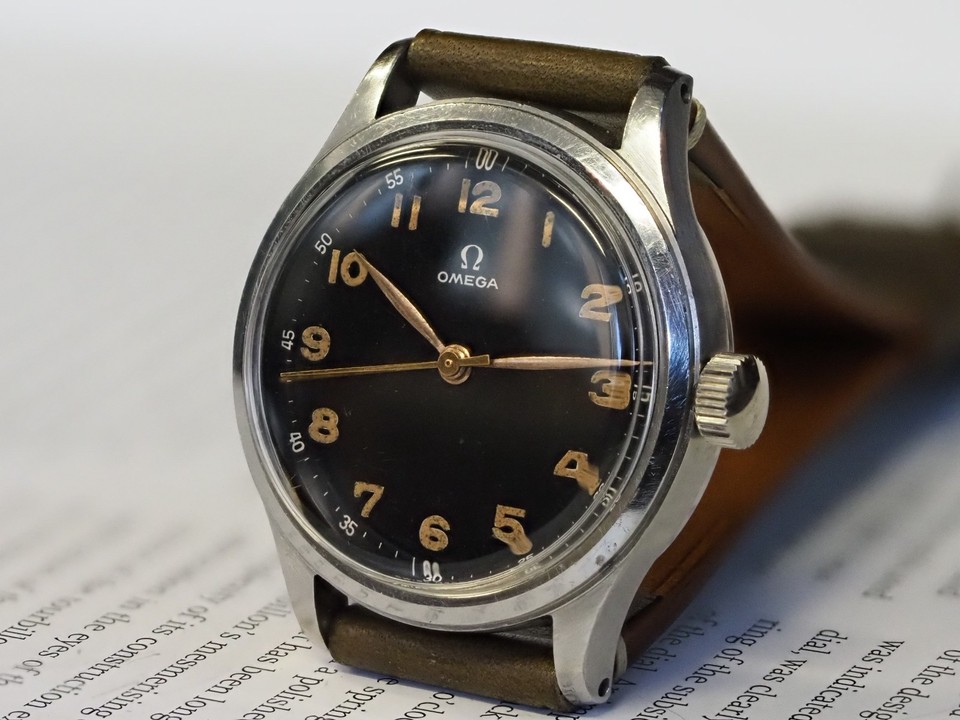 Omega Gilt Lacquered Black Dial Ref 2179/3 Cal 30T2 Center Seconds 1947 ...