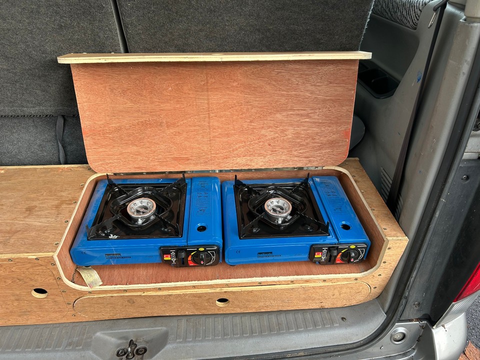 Mazda Bongo (Ford Freda) cruise control, solar, bluetooth, diesel heat ...