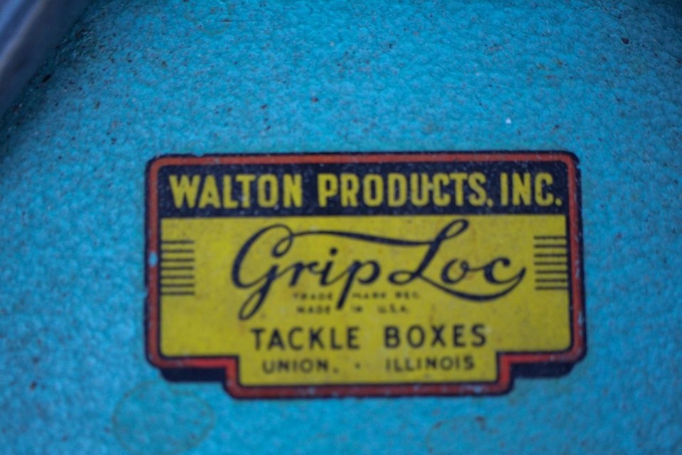 Grip-Loc Green Metal Tackle Tool Box Walt FISHING Tool Box Case Chest ...