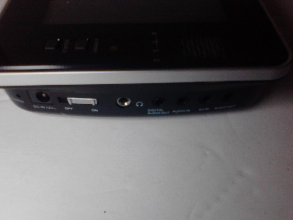 Viore 7" LCD TV Model PLC7V95 wall plug in and antenna included w ...