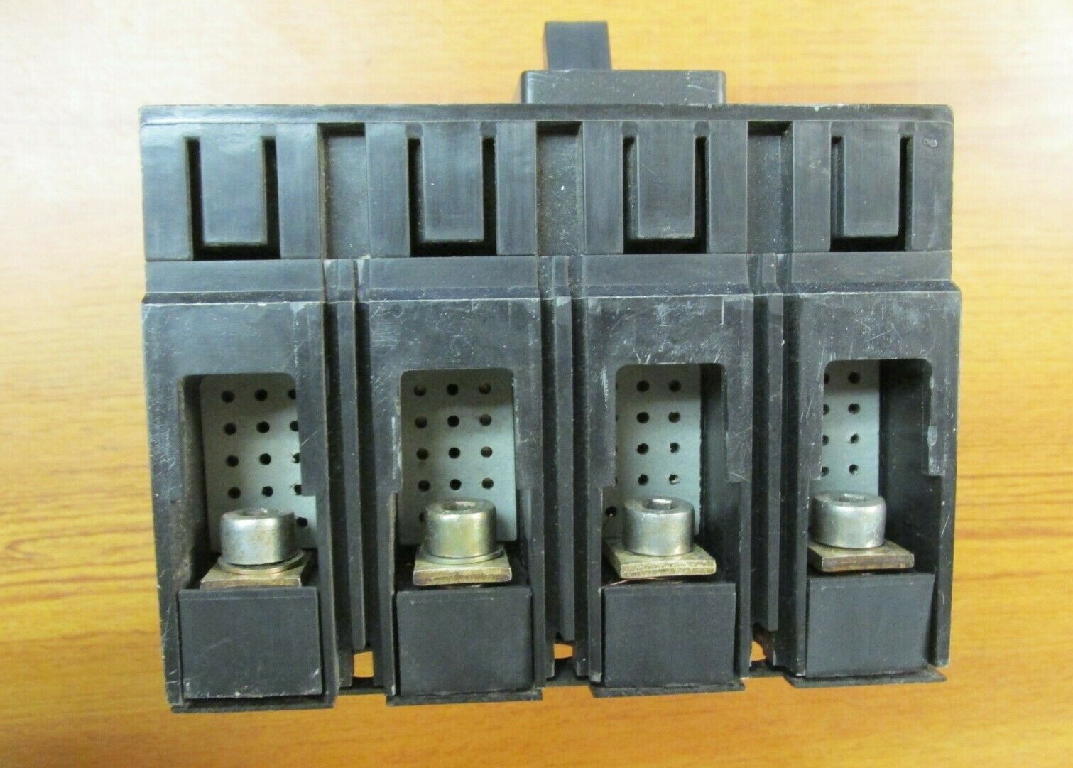 ABB SACE SN 250 Circuit Breaker 250A, 690V .. UD-44 | eBay