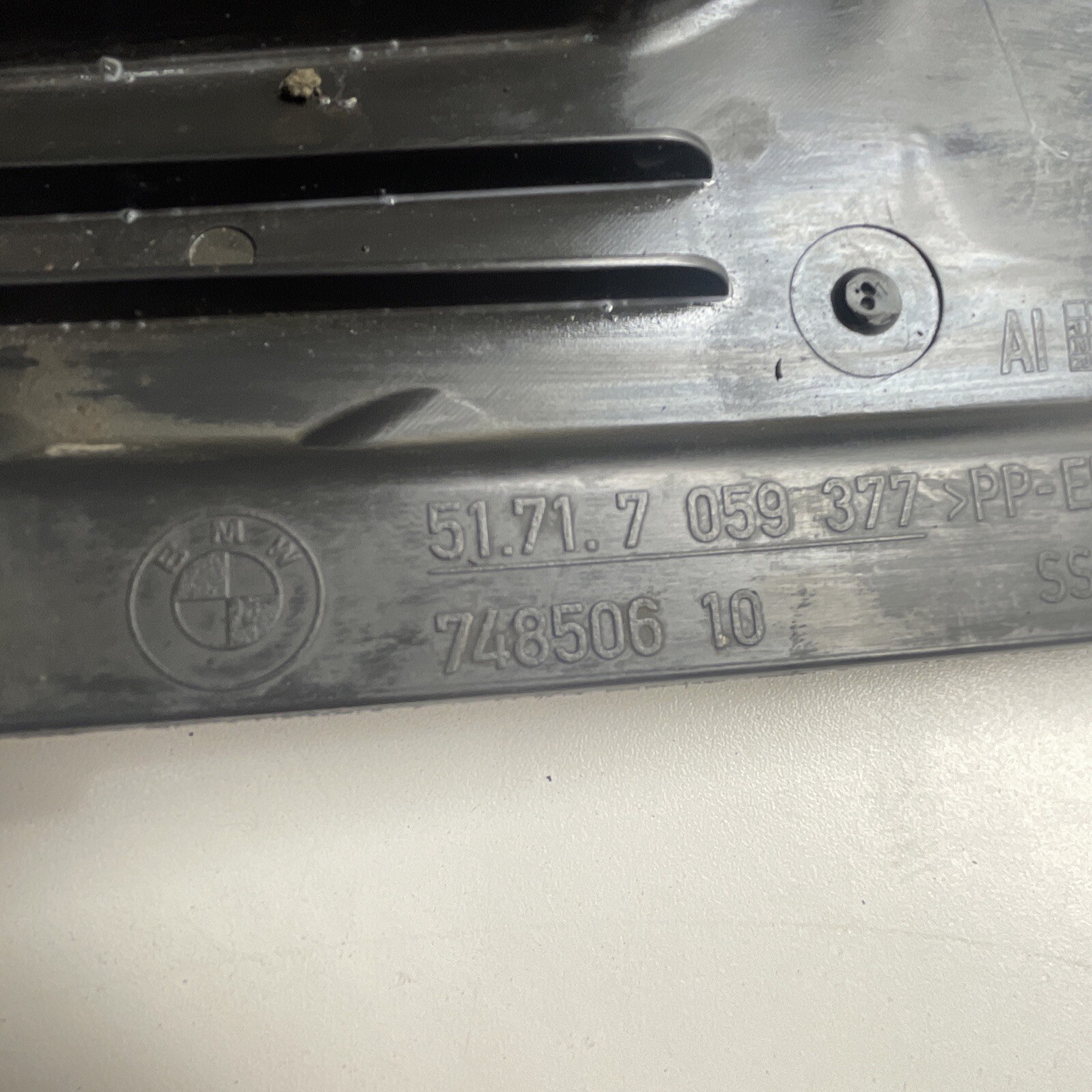 2006 BMW 325i FRONT LEFT DRIVER SIDE FENDER LINER SPLASH SHIELD 748506 ...