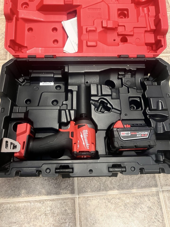 Milwaukee Tools 2953-20 1/4" Impact Driver w/ Battery&Case *Pre-owned ...
