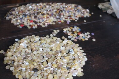 Large Lot of Vintage Antique Buttons Mother of Pearl Ivory Pastels 2 ...