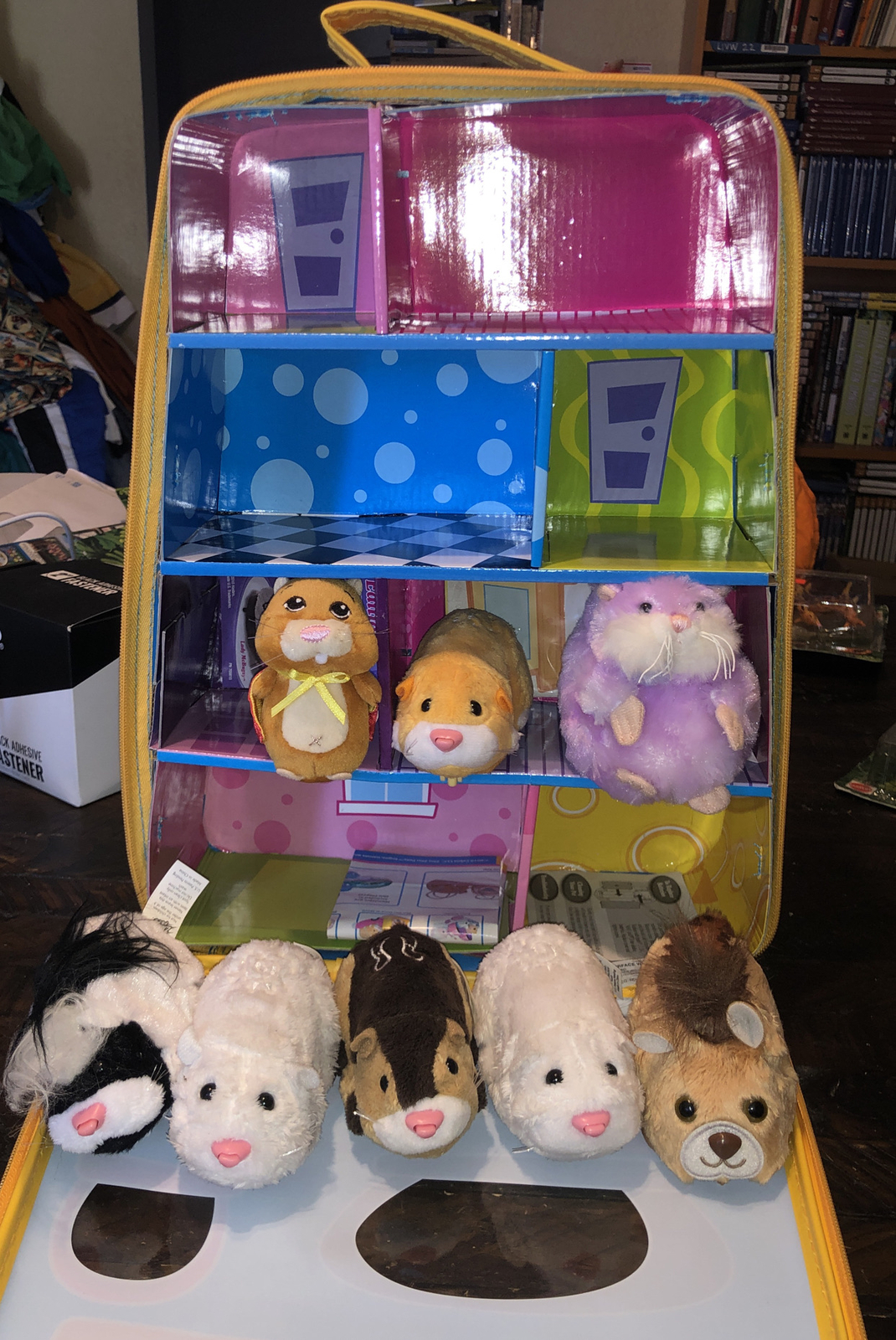 8 Zhu Zhu Pets LOT ZuZu Hamsters w Hamster Hangout case Electronic Toys ...