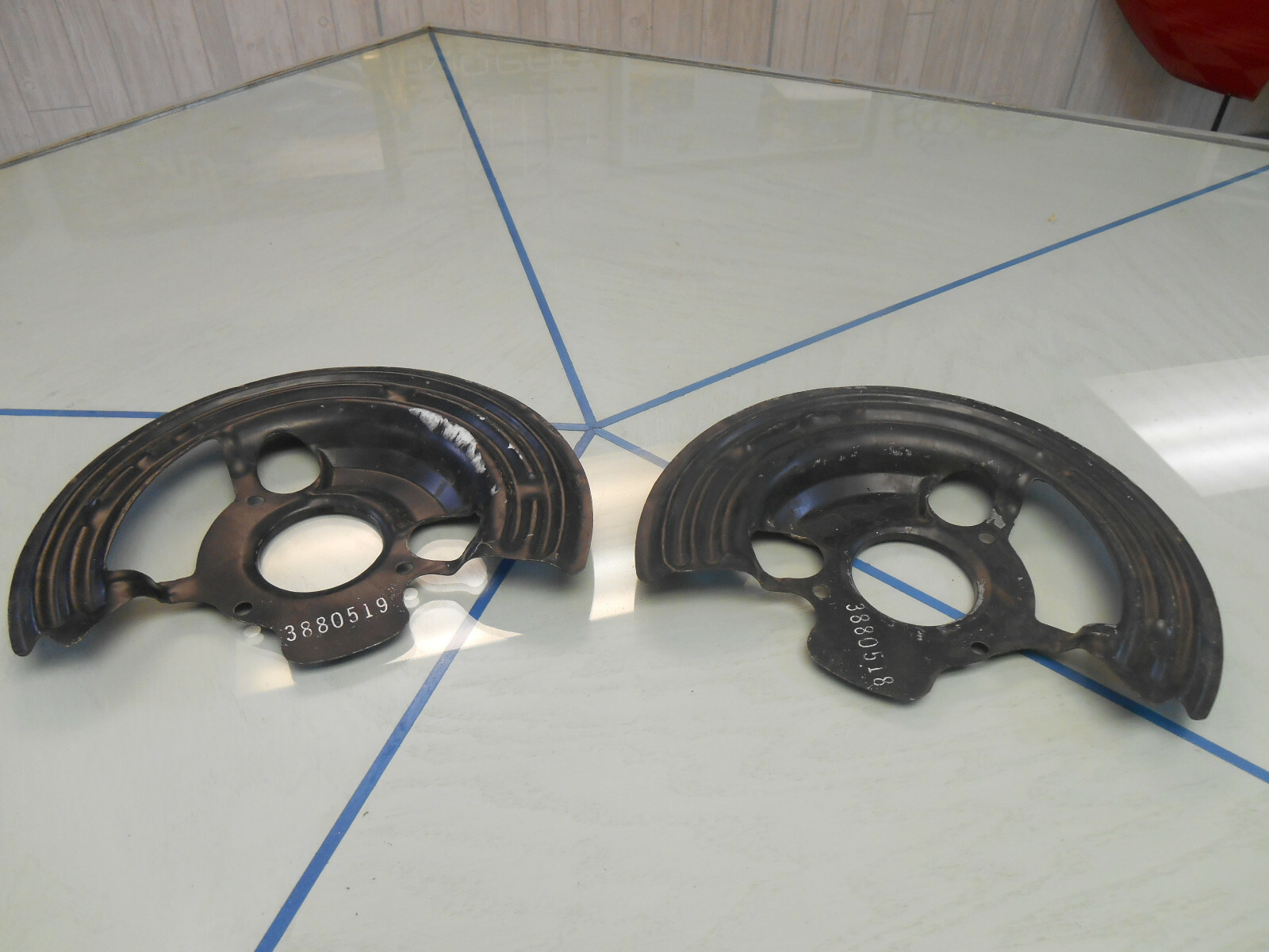 1973-79 ABEF-Body L/R Front Disc Brake Rotor Shields NOS MOPAR PN ...