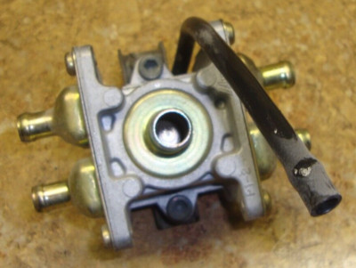 2003 Suzuki GSF1200 GSF 1200 Bandit Fuel Gas Air Vacuum Pump Valve ...