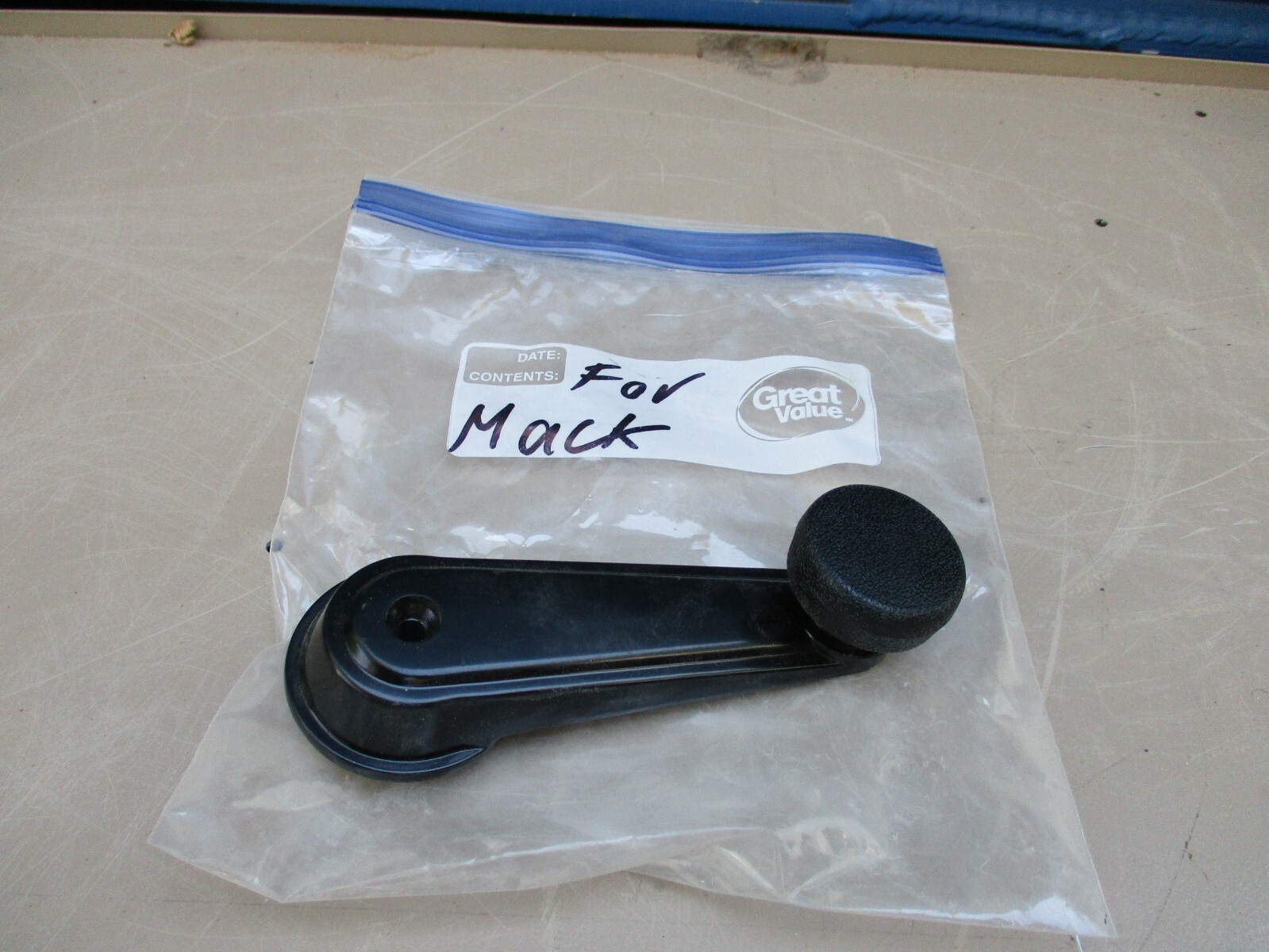 Mack 25127752 WINDOW Handle | eBay