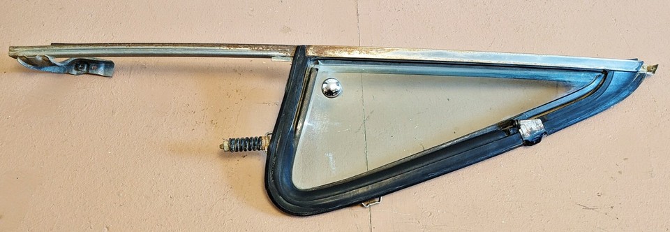 1983 GMC TRUCK VENT WINDOW ASSEMBLY RT 1973-87 SQUAREBODY CHEVY C10 ...