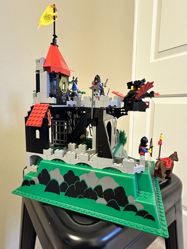 Lego Castle 6082: Fire Breathing Fortress (1993) | eBay