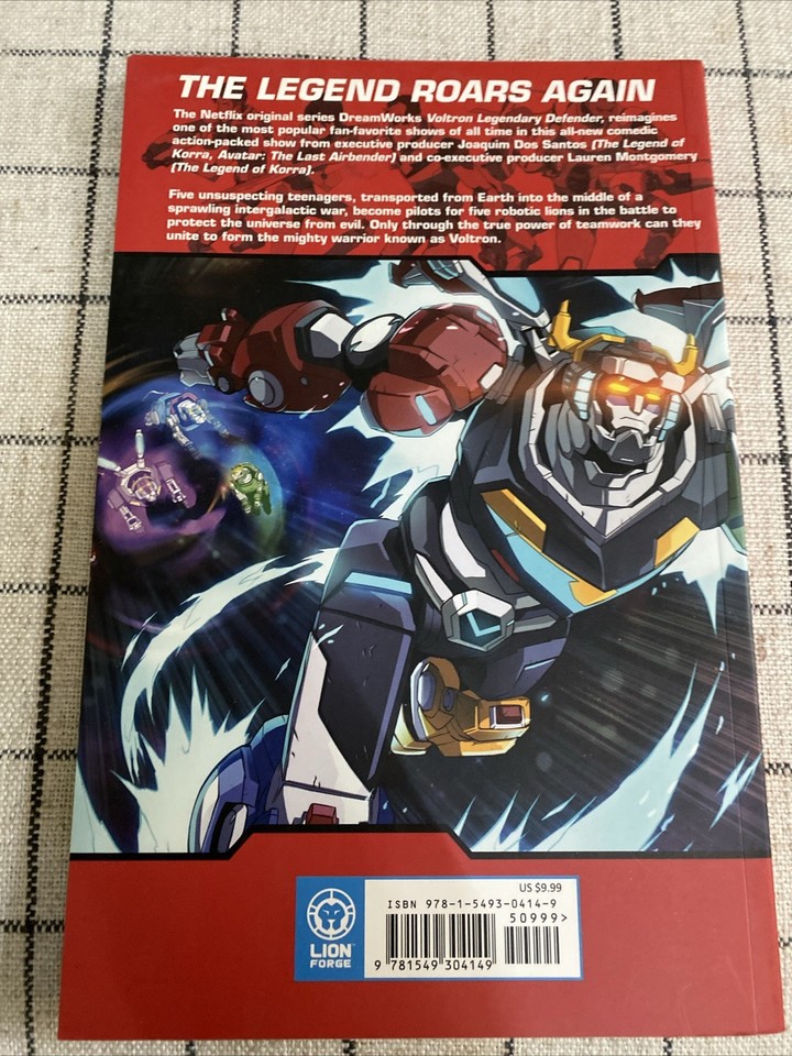 VOLTRON - LEGENDARY DEFENDER by The Lion Forge Dreamworks Graphic Novel ...
