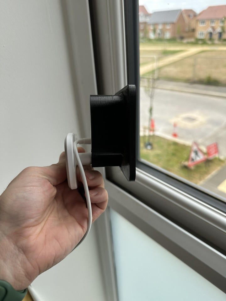 Eufy Solo IndoorCam C24 Window Mount | eBay