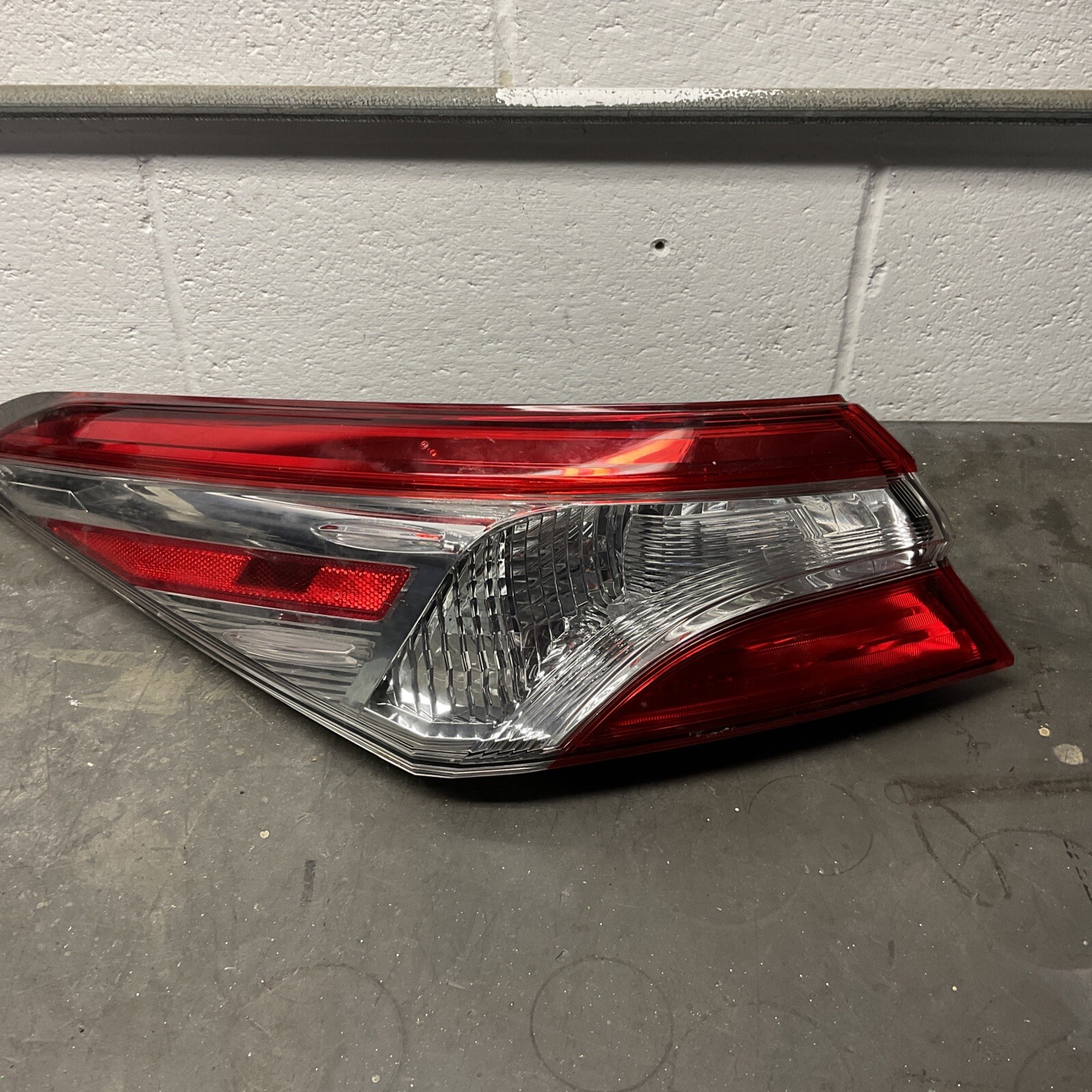 Toyota+Camry+Right+Tail+Light+Clear+Chrome+US+Built+RH+81550-06720+OEM+ ...