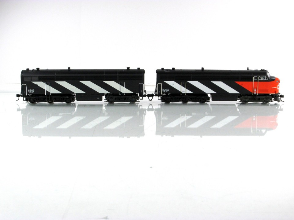 HO Scale *CANADIAN NATIONAL* C-Liner AB #6704,6805 - True Line Trains ...