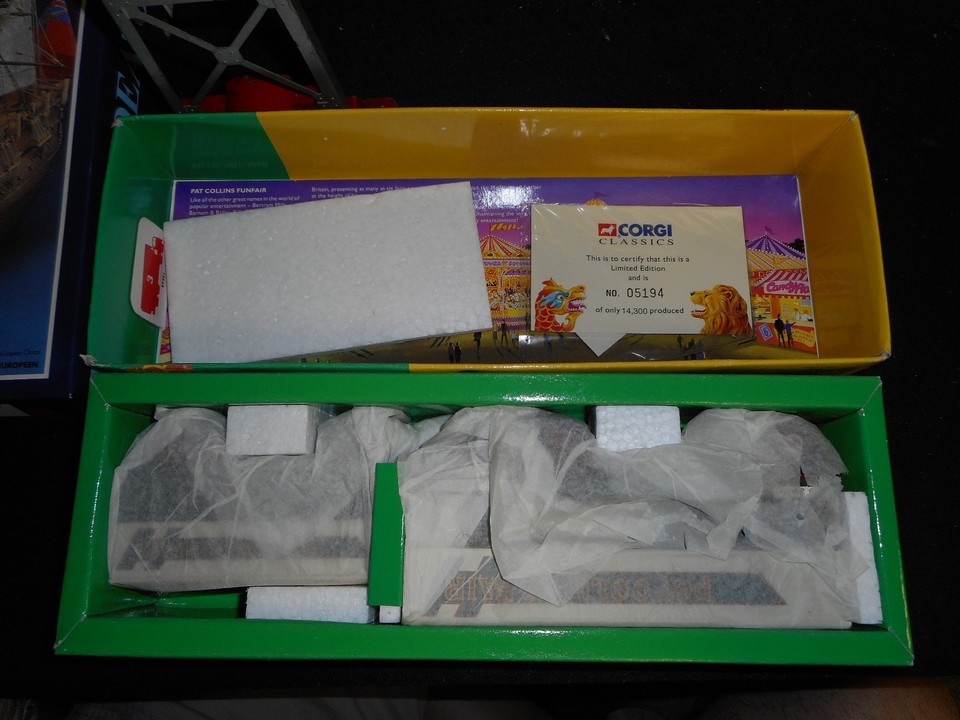 Corgi Classics - ERF Dodgem Truck & Box Trailer Set (1:50) (M-1) | eBay