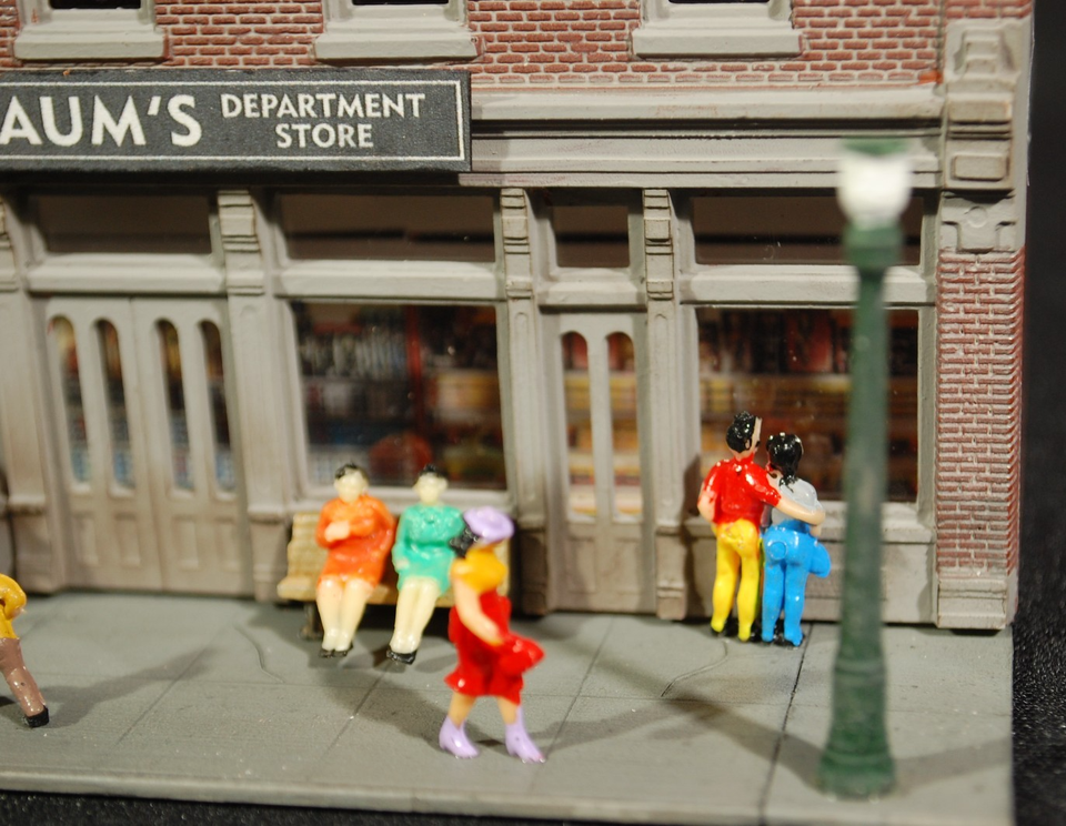 DPM Goodfellows Hall Built and Painted Structure HO Scale 1:87 | eBay