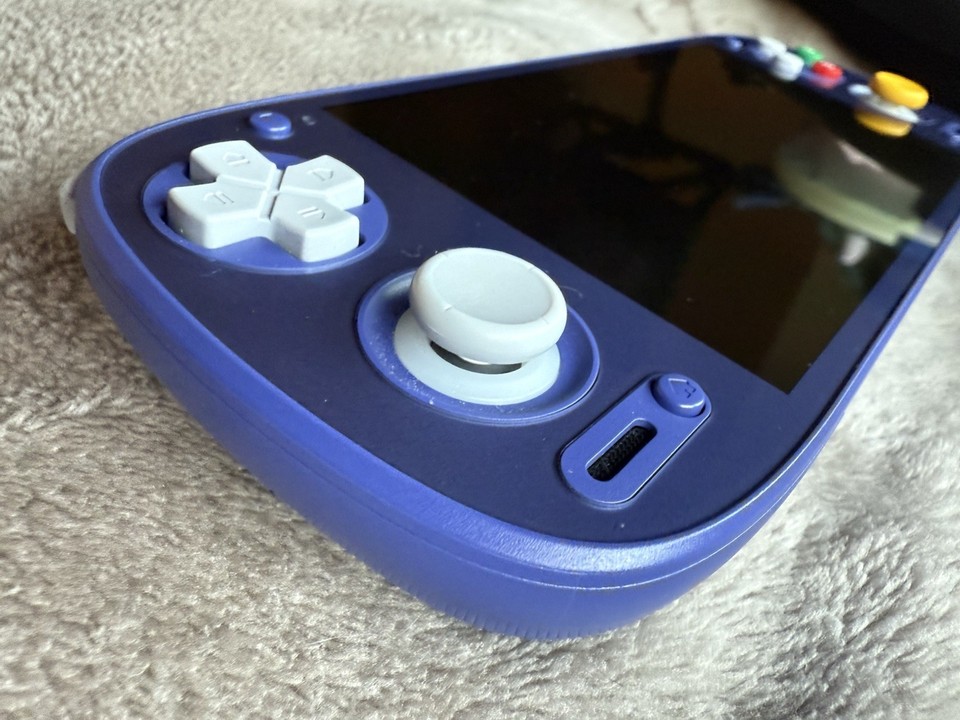 Retroid Pocket 5 OLED Android Handheld Gaming Console - GC (GameCube ...