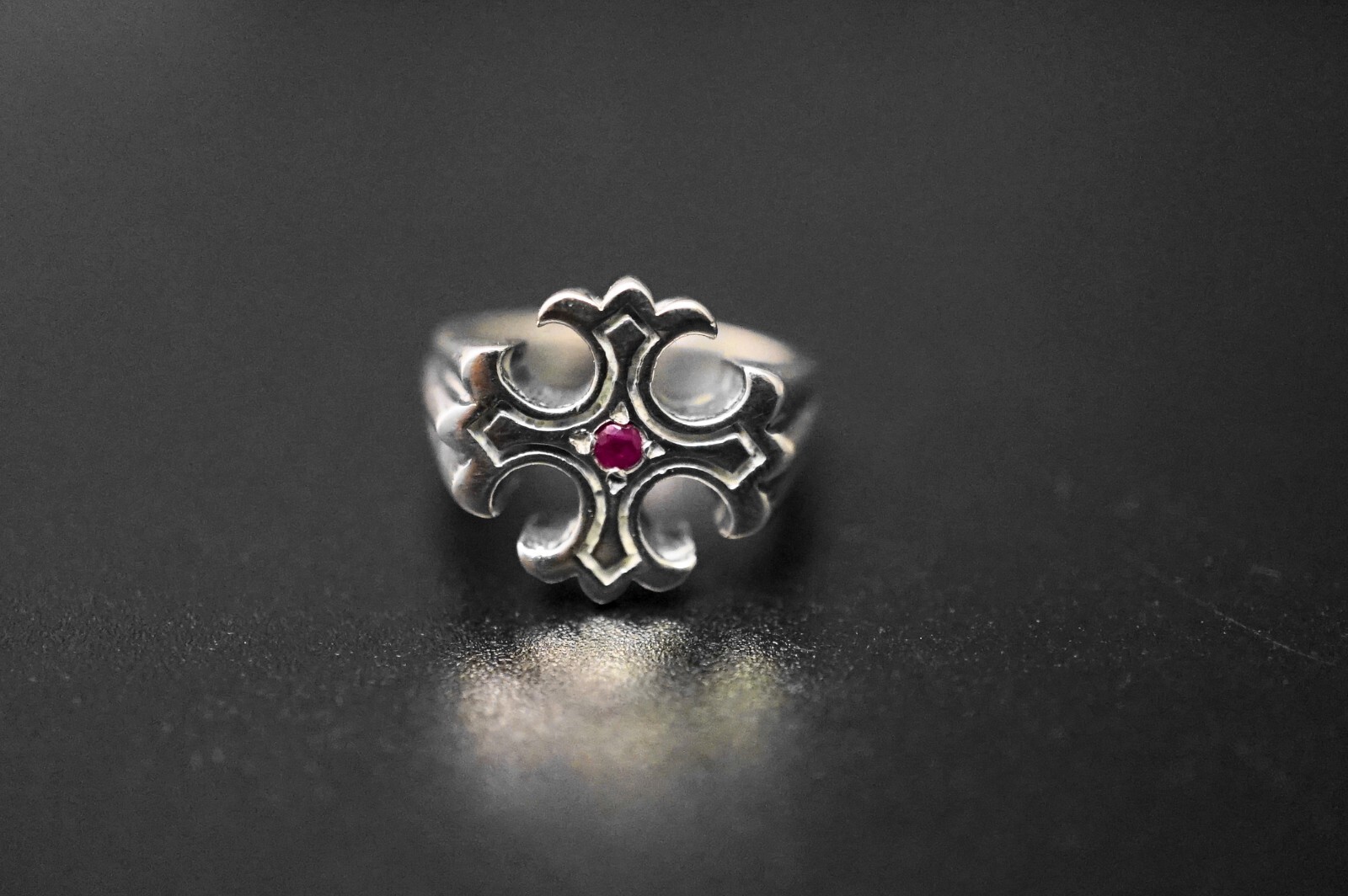Royal Order Cross Ring Silver with red stone - Gem