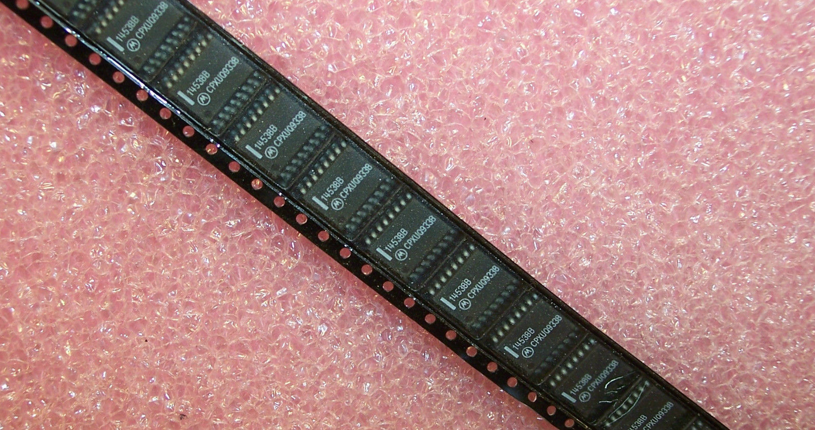 QTY (50) MC14538BDW MOTOROLA SOIC-16 WIDE BODY MULTIVIBRATOR 14538B NOS | eBay